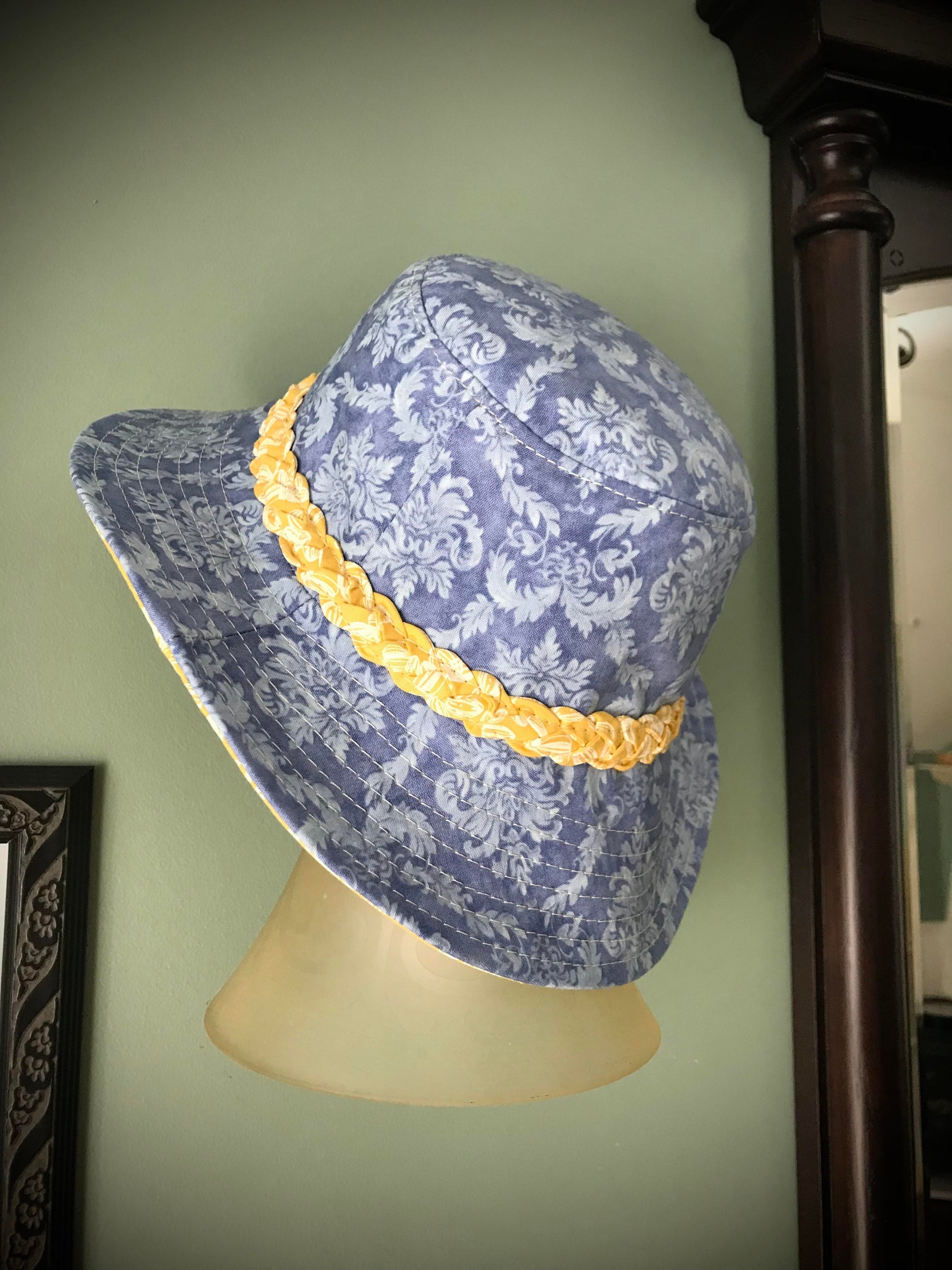 Sue Cheek- Bucket Hat to Sun Hat – The Bag Makers Workshop